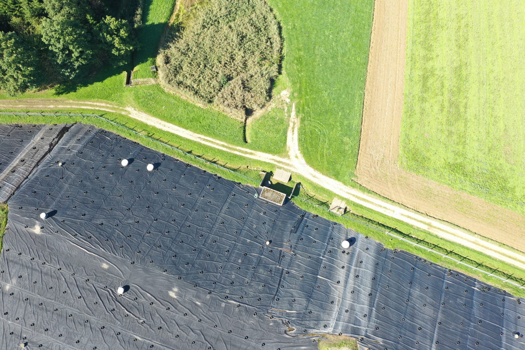 Wie man ein digitales Geländemodell und ein Orthofoto mit Hilfe von ...